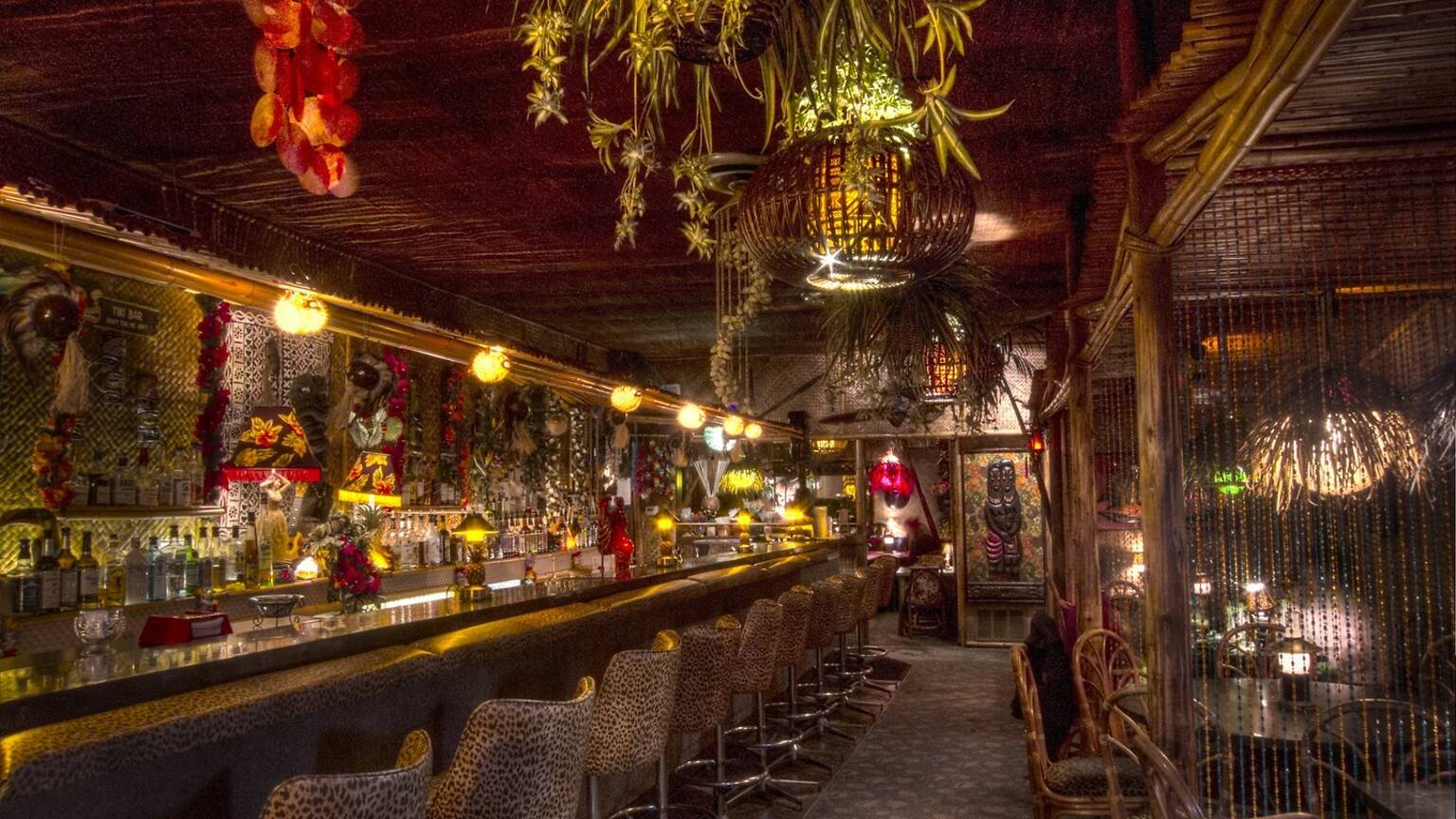 The 13 Best Tropical Bars For Tiki Drinks in Chicago