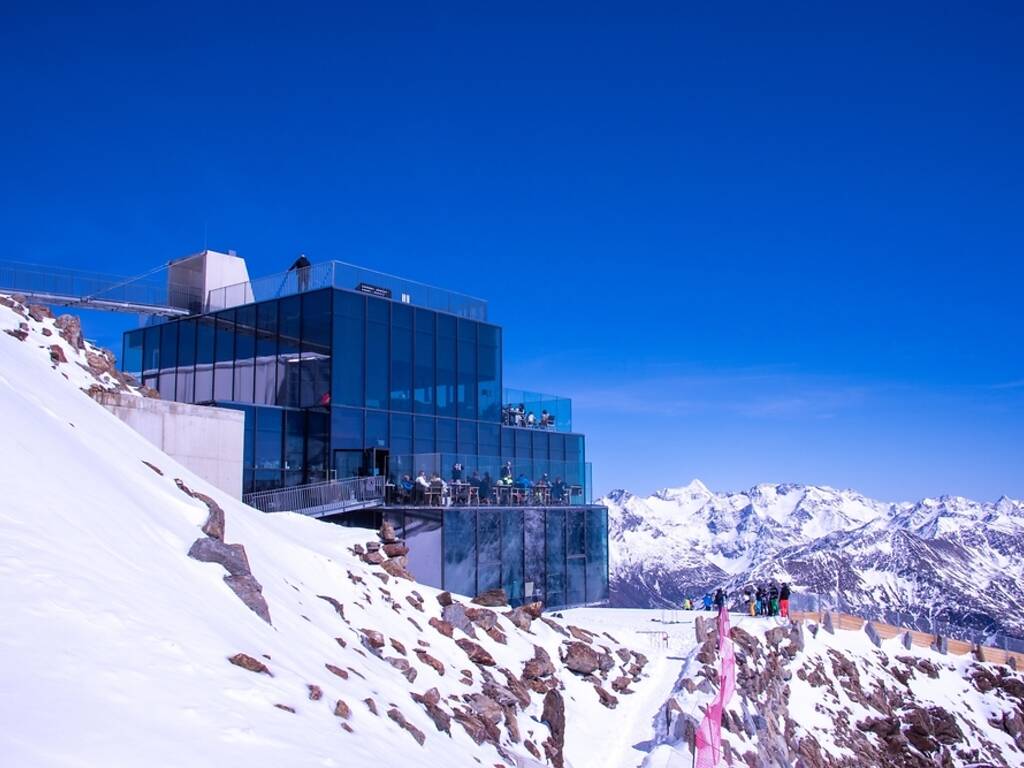 9 Top Places To Visit in the Austrian Alps for Skiing, Hiking and More