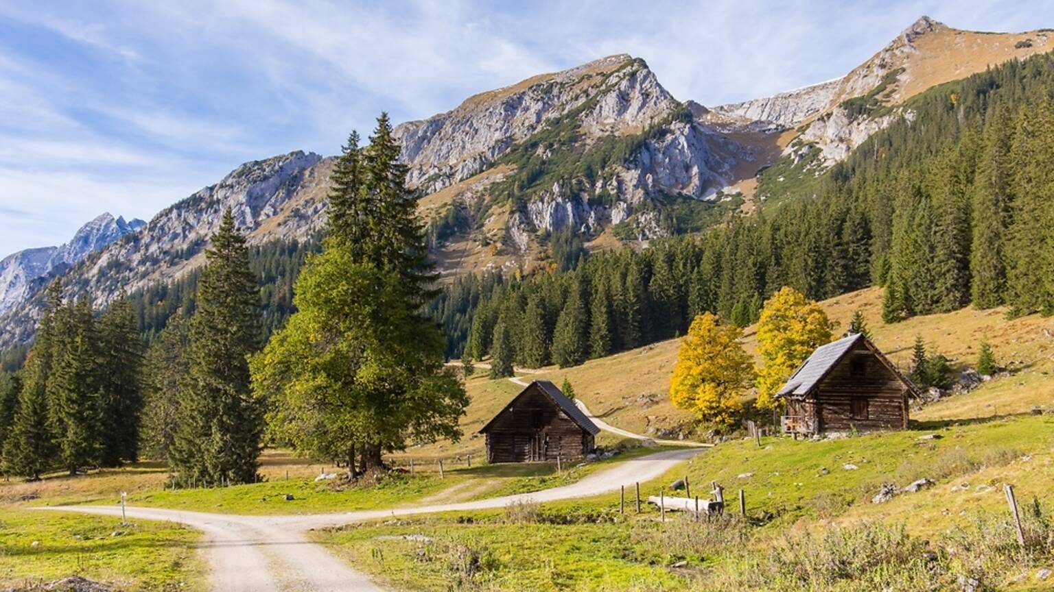 9 Top Places To Visit in the Austrian Alps for Skiing, Hiking and More