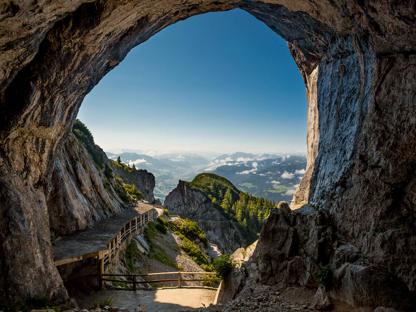 9 Top Places To Visit in the Austrian Alps for Skiing, Hiking and More