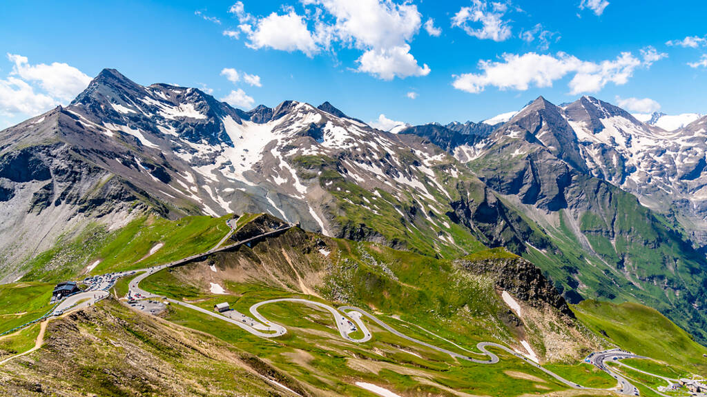 9 Top Places To Visit in the Austrian Alps for Skiing, Hiking and More