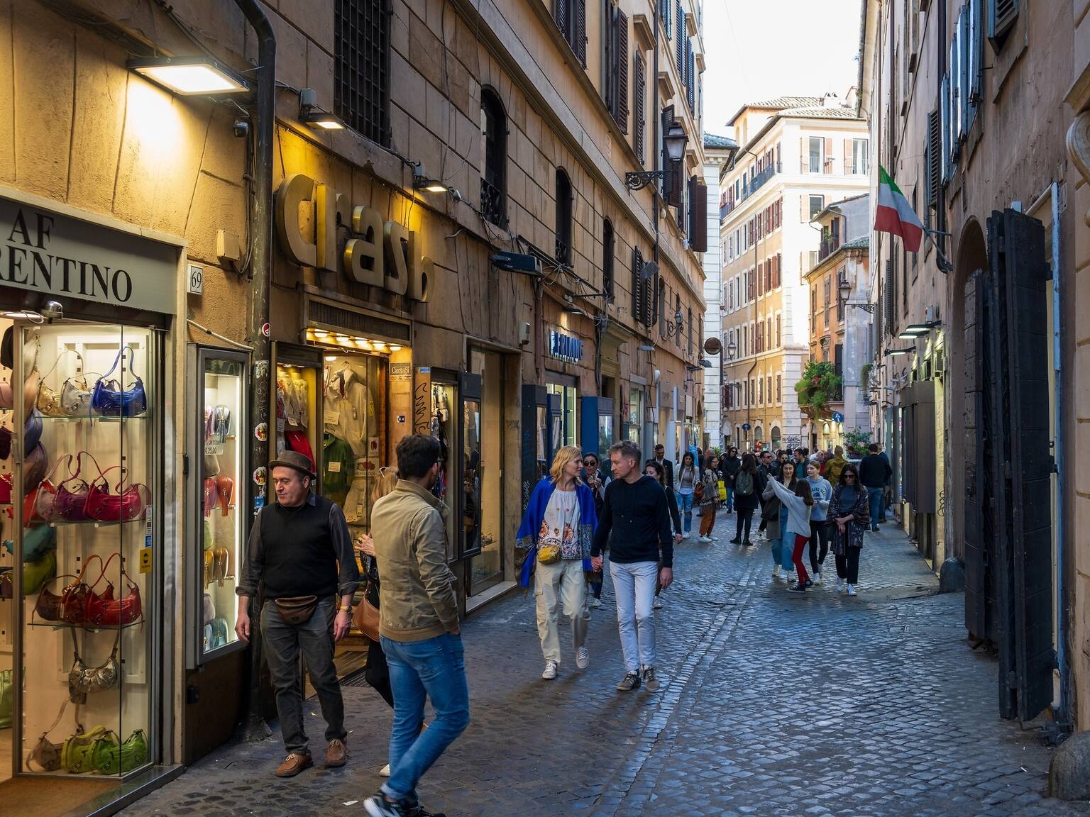 15 Best Places To Go Shopping in Rome