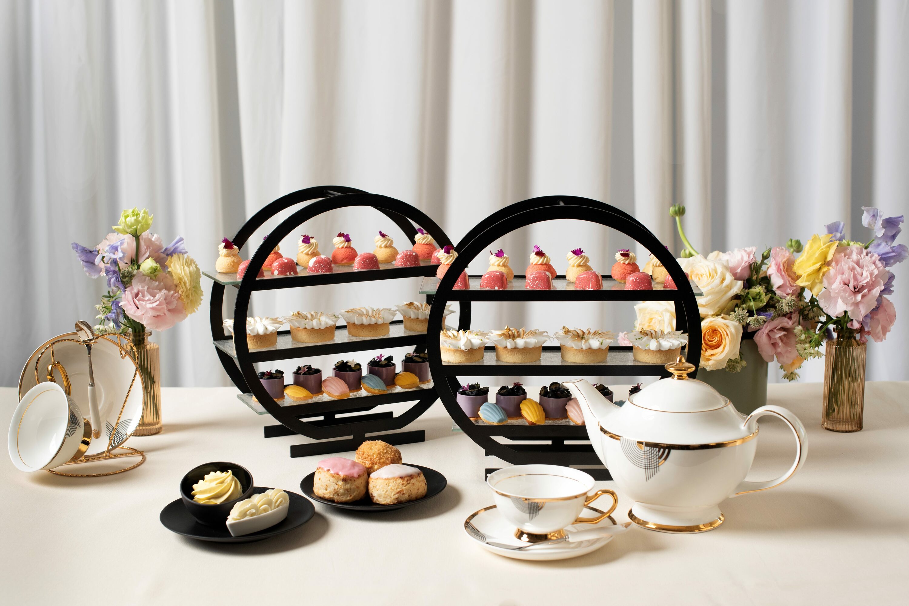 NYC's Mandarin Oriental Hotel is now offering afternoon tea service