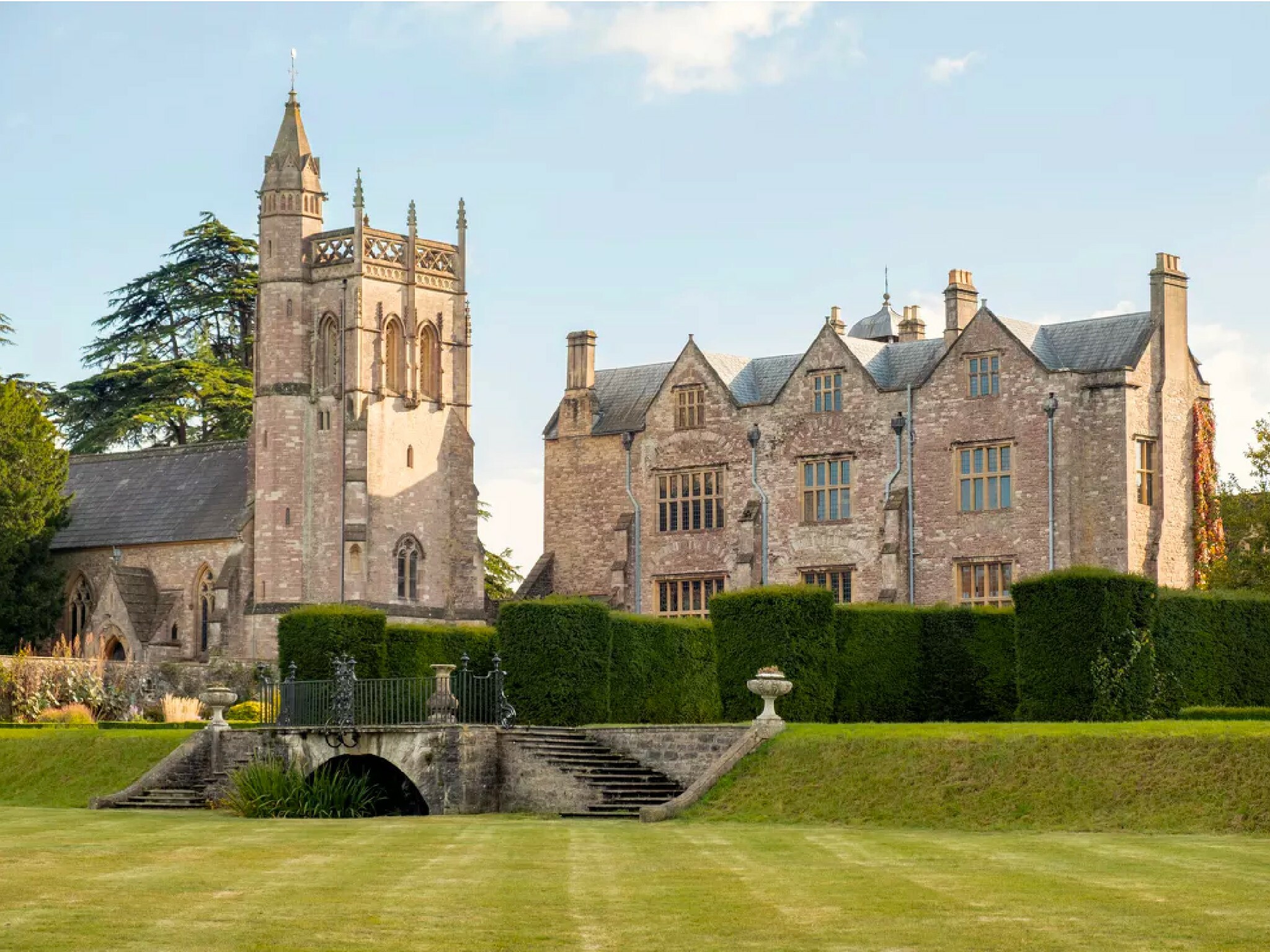 Barrow Court, A 12th-Century Nunnery in Bristol, Is On Sale For £2.75 ...