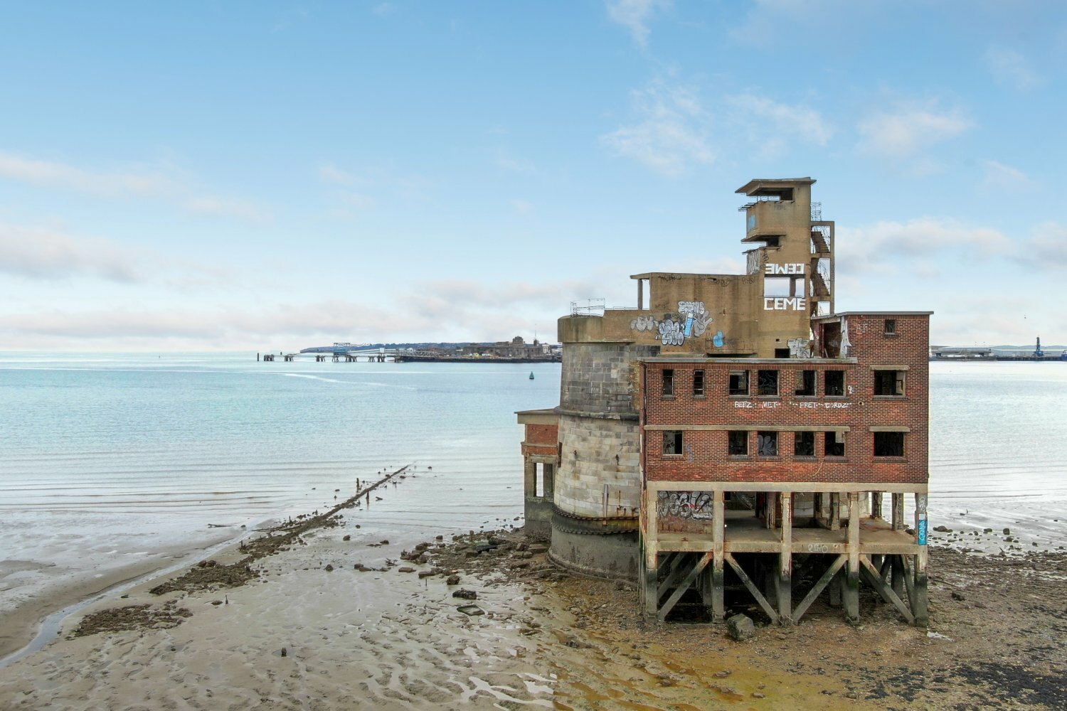 An Abandoned Gun Tower Off The Kent Coast Is Now On the Market