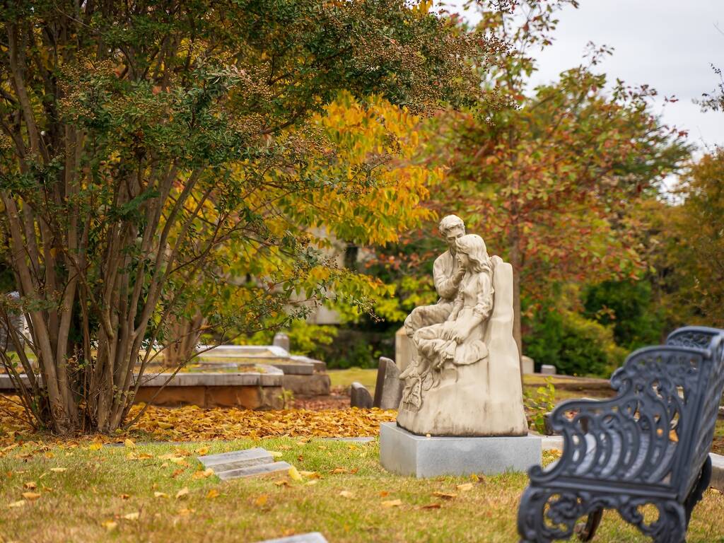 19 Most Beautiful Cemeteries in the U.S. to Visit Year Round
