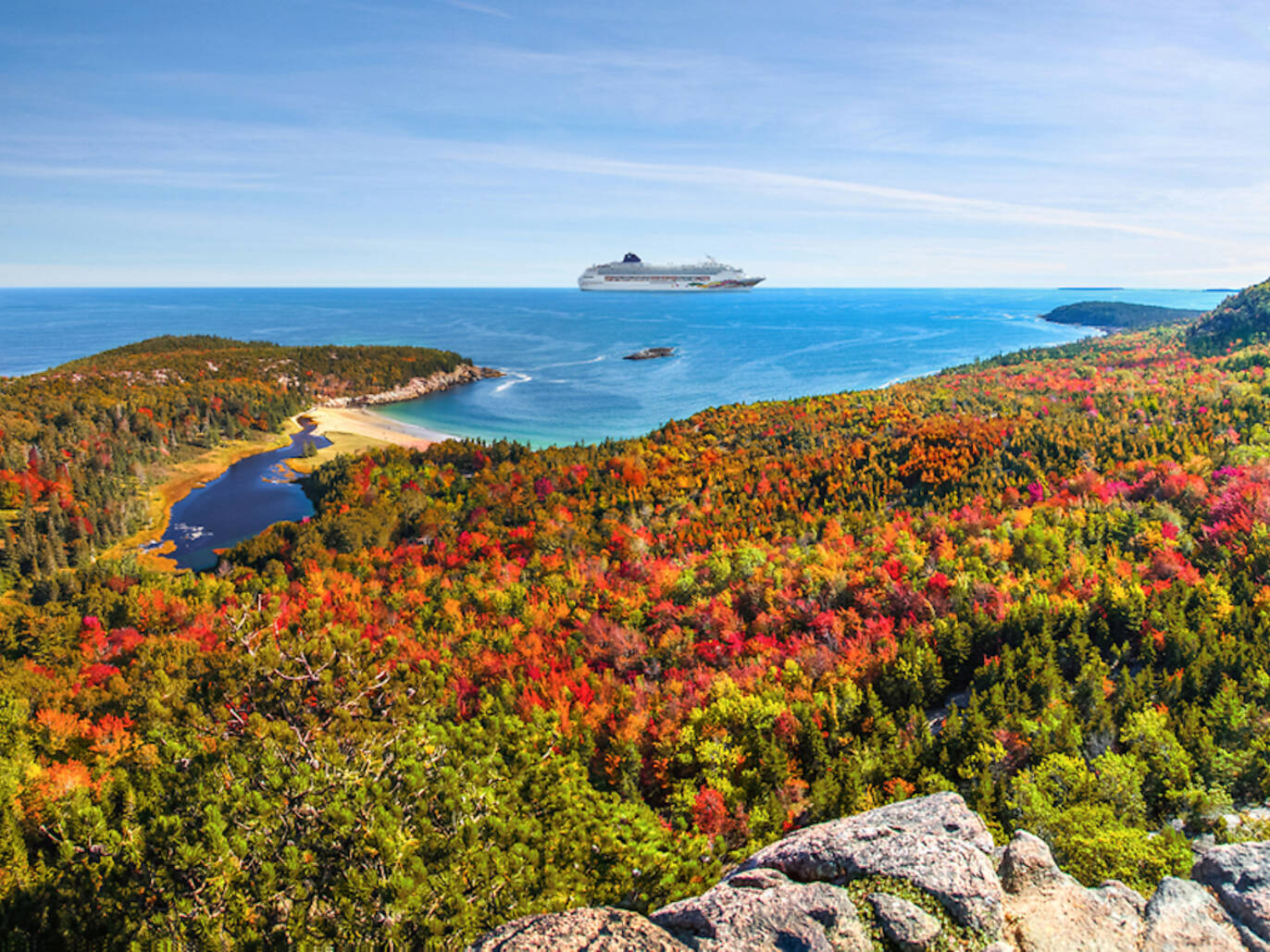 10 Best Fall Foliage Cruises in the U.S. for Scenic Leaf Peeping