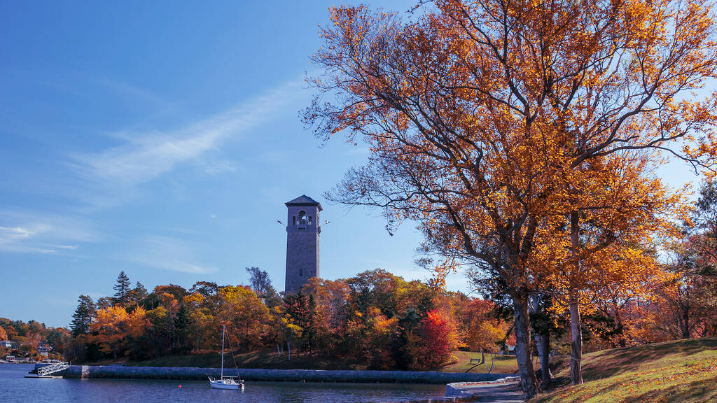 10 Best Fall Foliage Cruises in the U.S. for Scenic Leaf Peeping