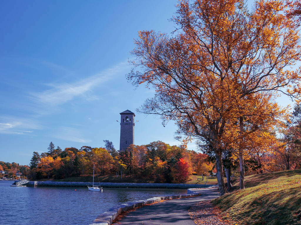 10 Best Fall Foliage Cruises in the U.S. for Scenic Leaf Peeping