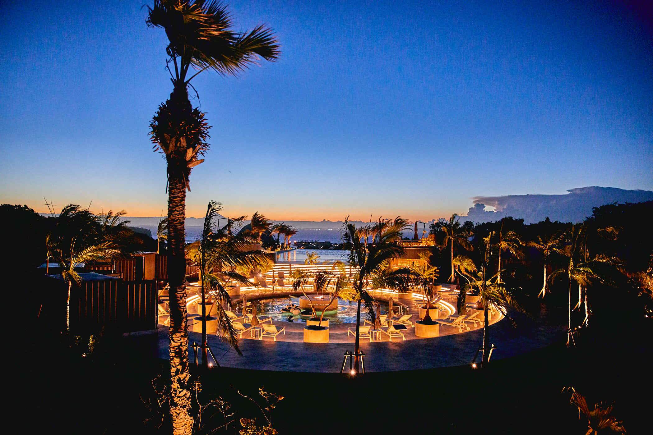 The luxurious Botanical Pool Club hotel near Tokyo looks like Bali