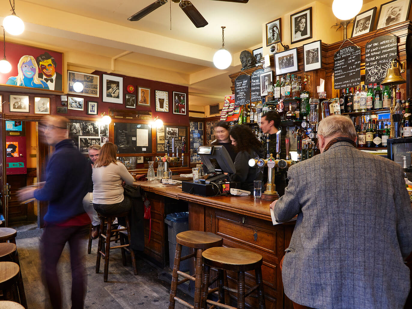 16 Ridiculously Cosy Pubs in London