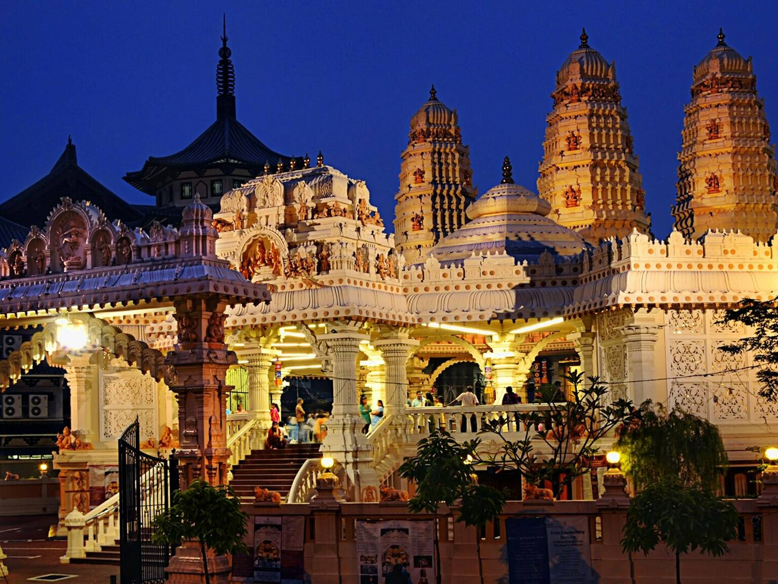 The Ultimate Guide To Aljunied: Things To Do, Eat, See