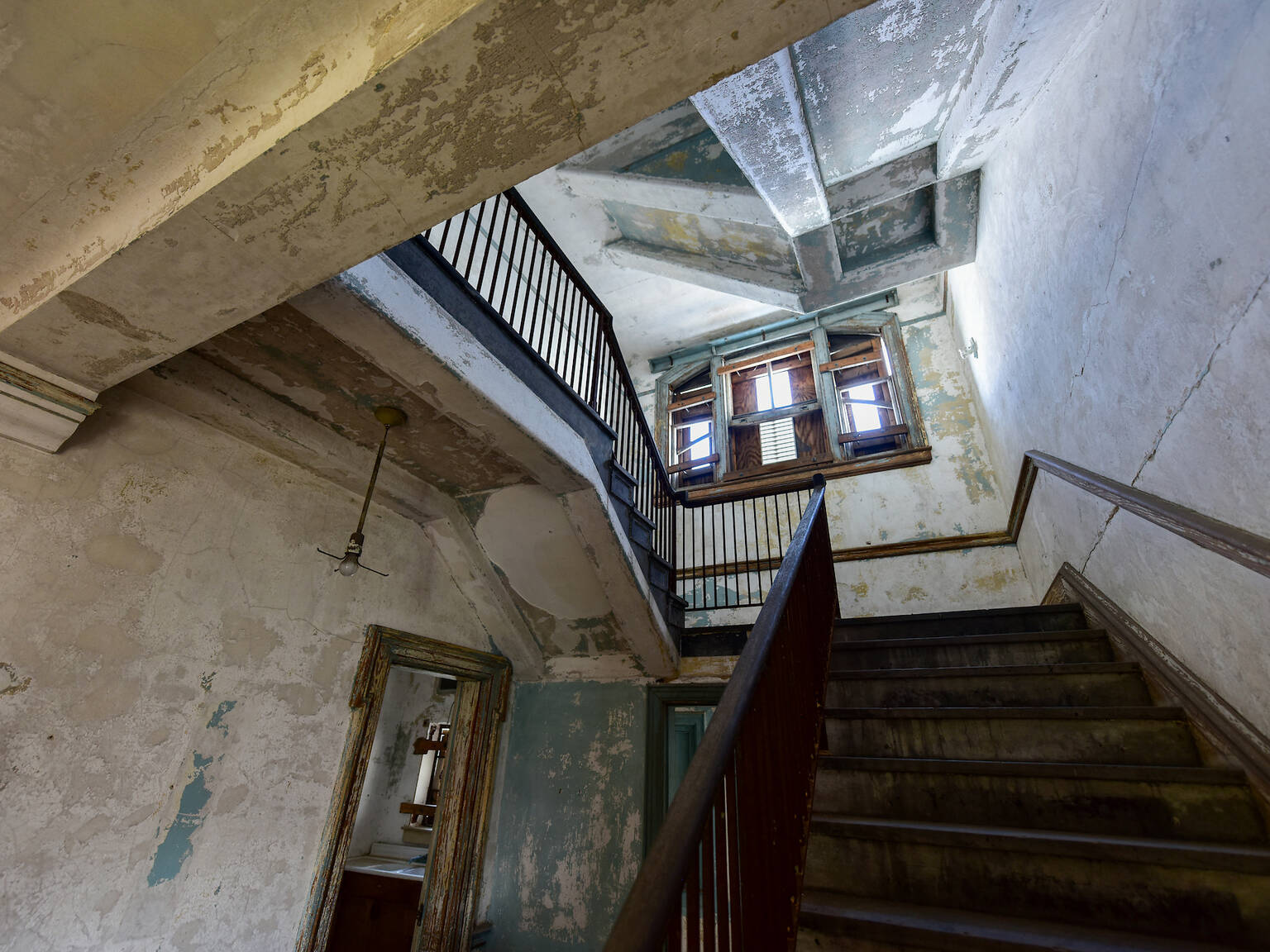 The Top 8 Ghost Tours in NYC: Best NYC Ghost Tours