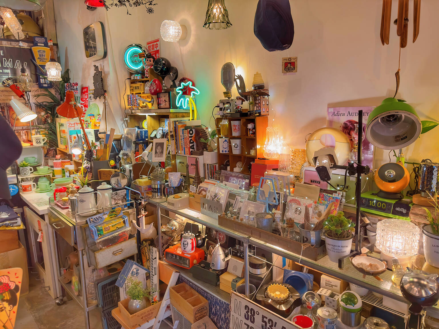 13 Best Vintage Shops in Hong Kong