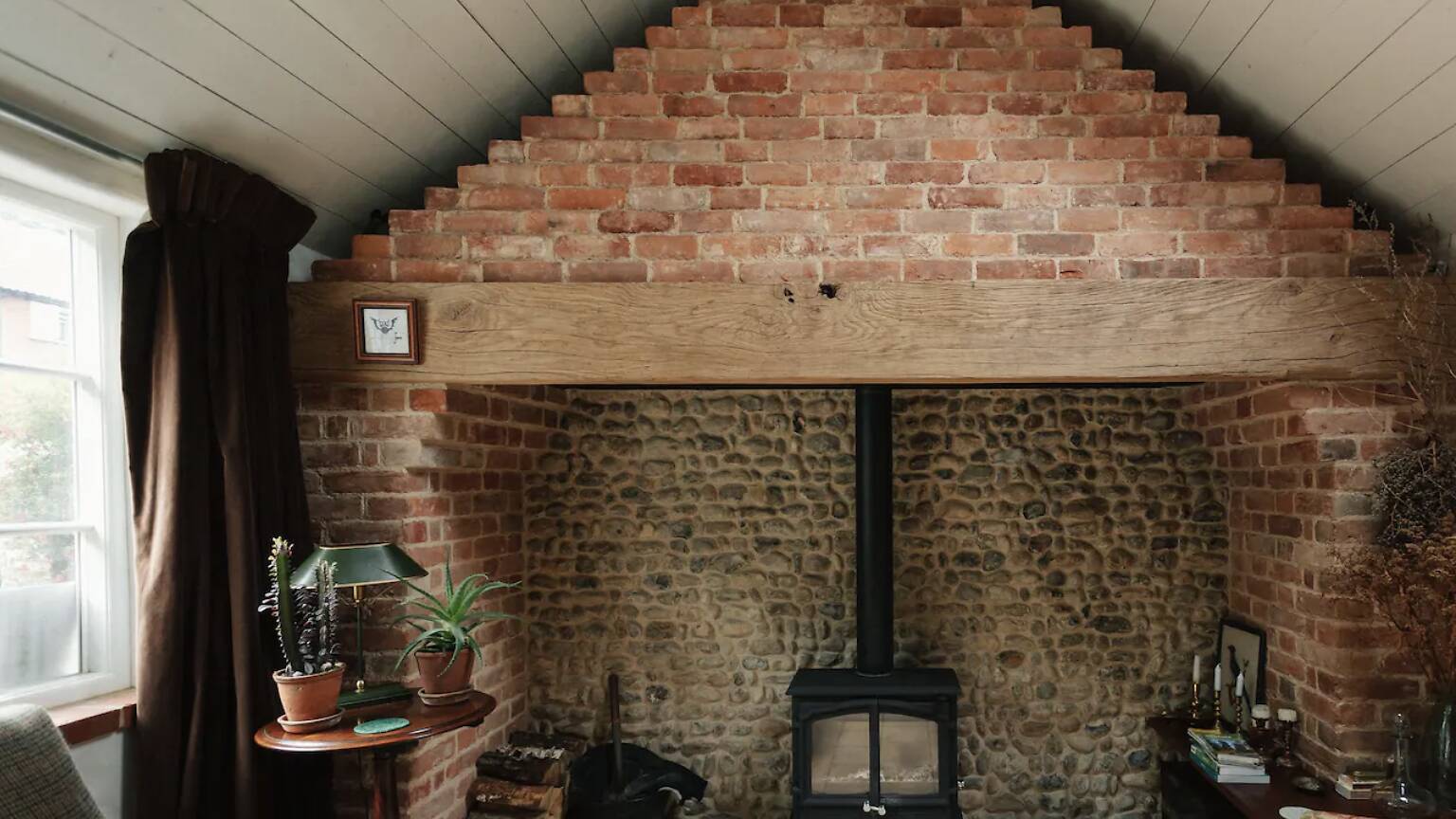 The Best Cosy Cottages in the UK for 2025: Hot Tubs, Dog-Friendly Stays ...