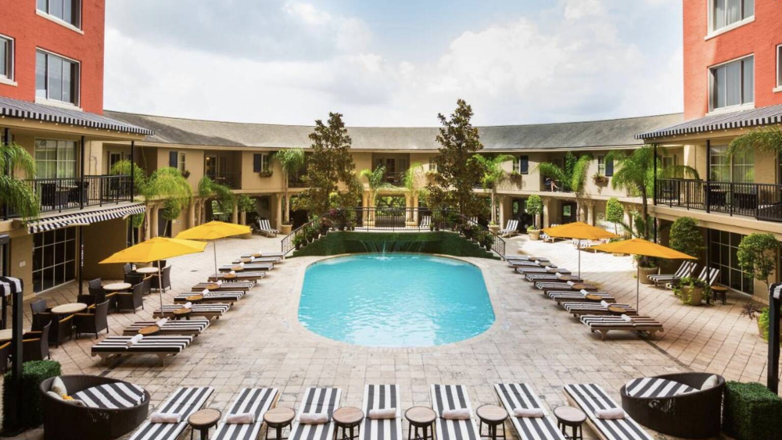13 Best Hotels in Houston for 2025 - Budget to Luxe