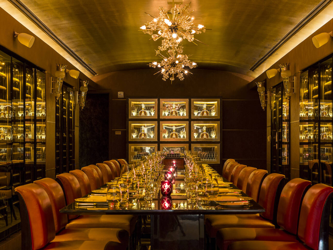 12 Best Private Dining Rooms in Miami For A Unique & Extravagant Meal