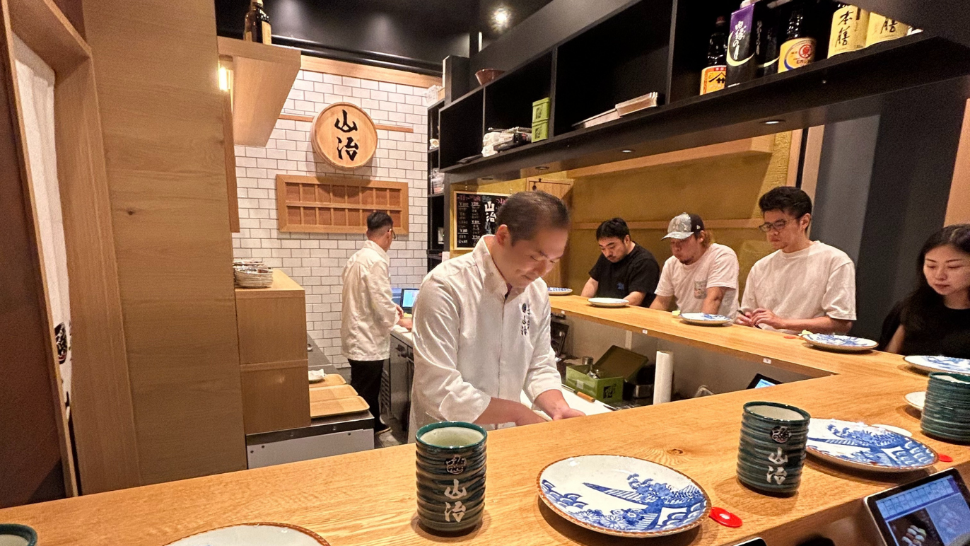 Tachigui Sushi Uogashi Yamaharu | Restaurants in Toranomon, Tokyo