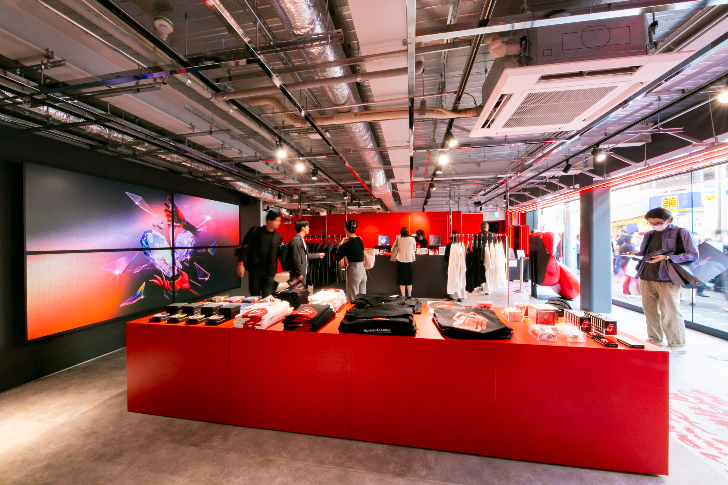 竹下通りに「UNIVERSAL MUSIC STORE HARAJUKU」が誕生