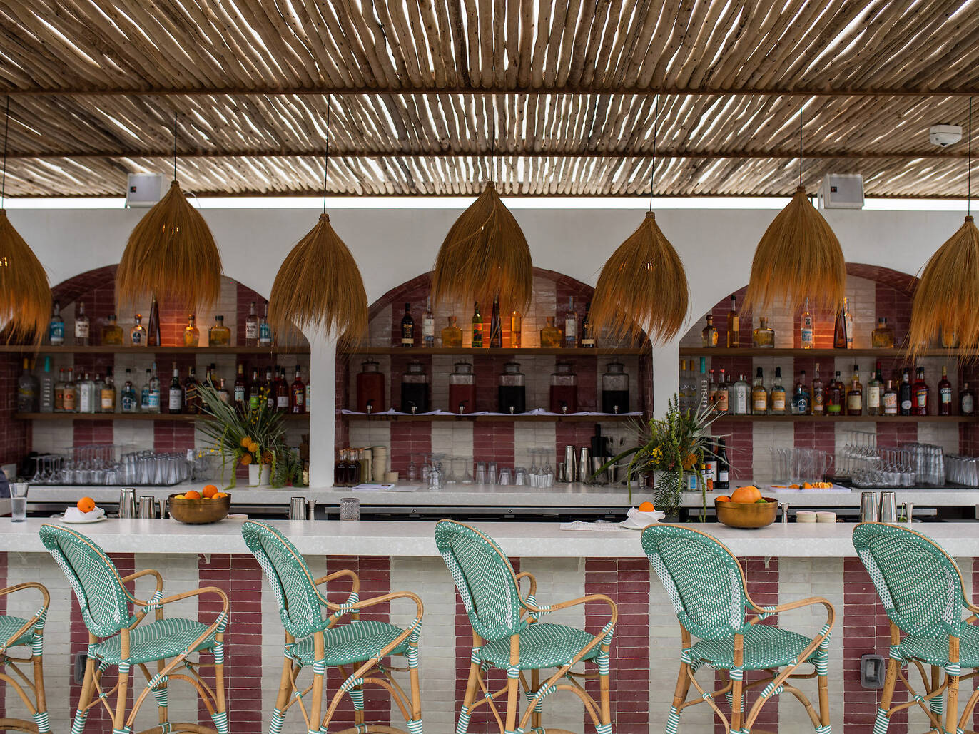 19 Best Bars in South Beach To Avoid The Tourist Traps