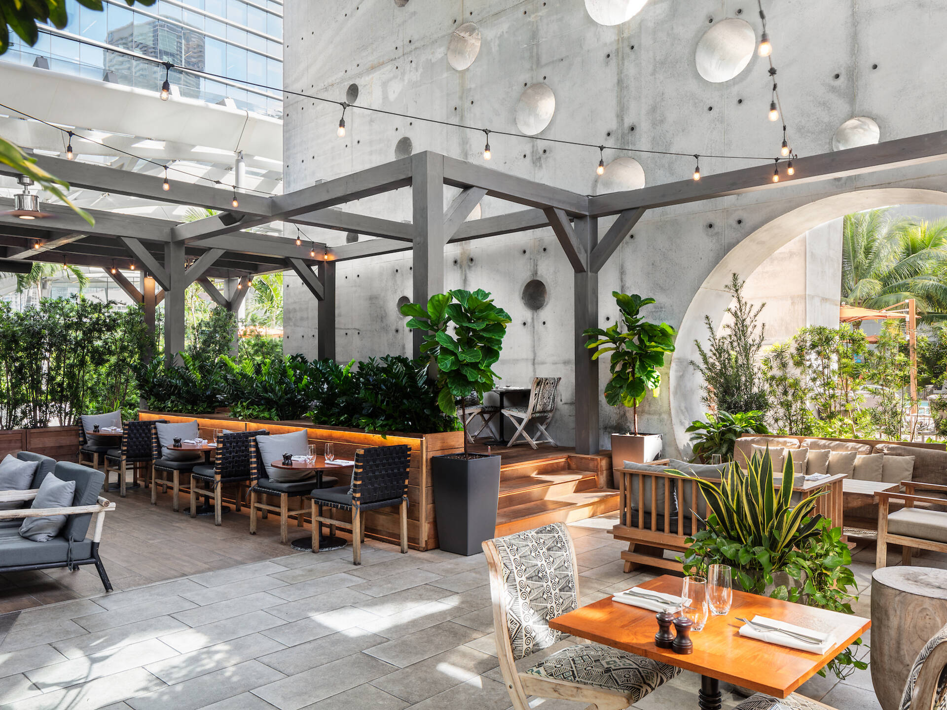 20 best places to eat Thanksgiving dinner in Miami 2023