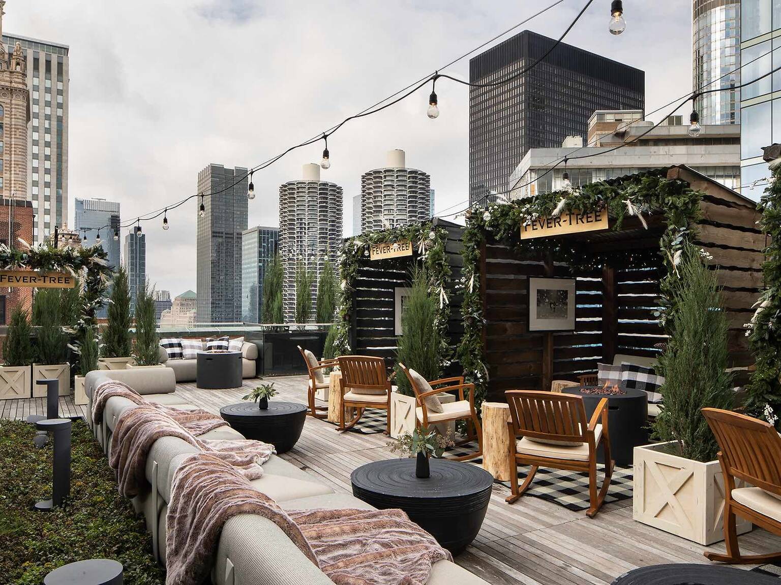 Winter Rooftop Bars in Chicago: Top Spots To Get Cozy