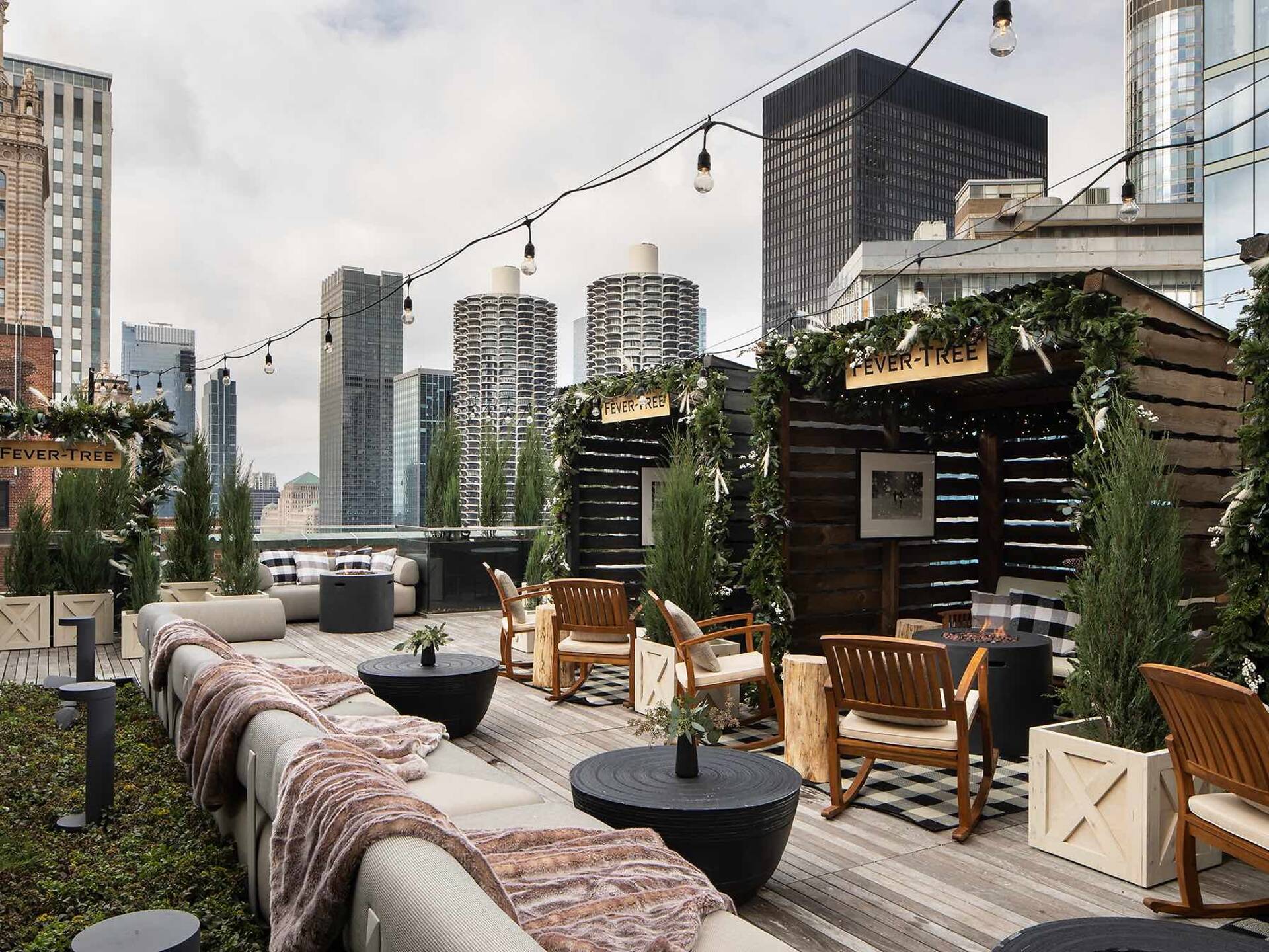 Winter Rooftop Bars in Chicago: Top Spots To Get Cozy