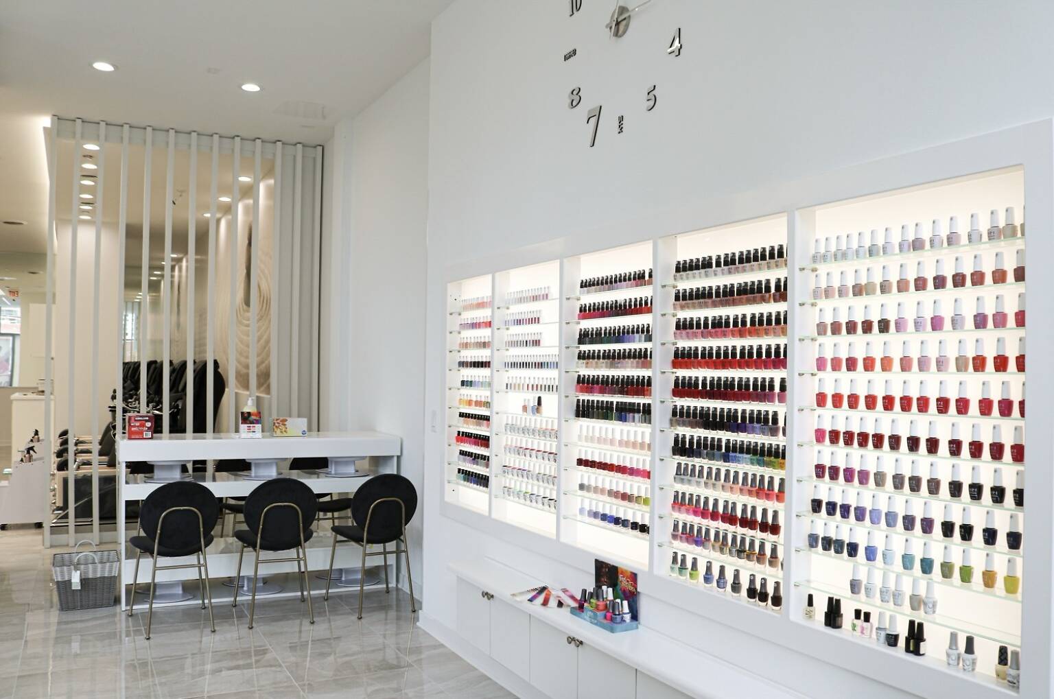 Nail Salons in Chicago for Manicures, Pedicures and Nail Art