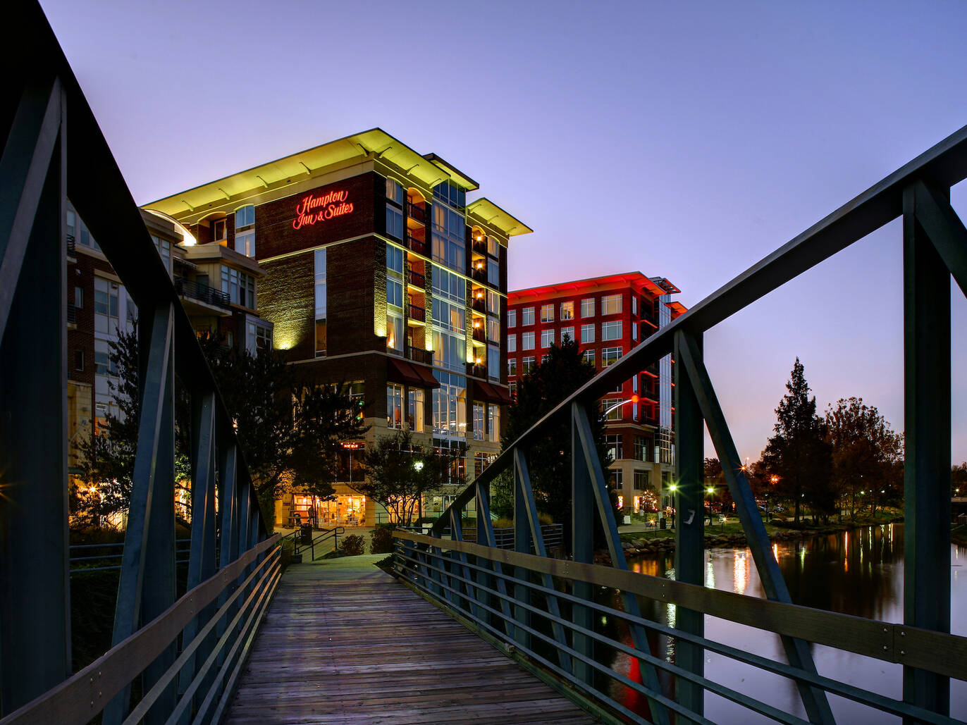 11 Best Riverwalks in the USA for Scenic Strolls