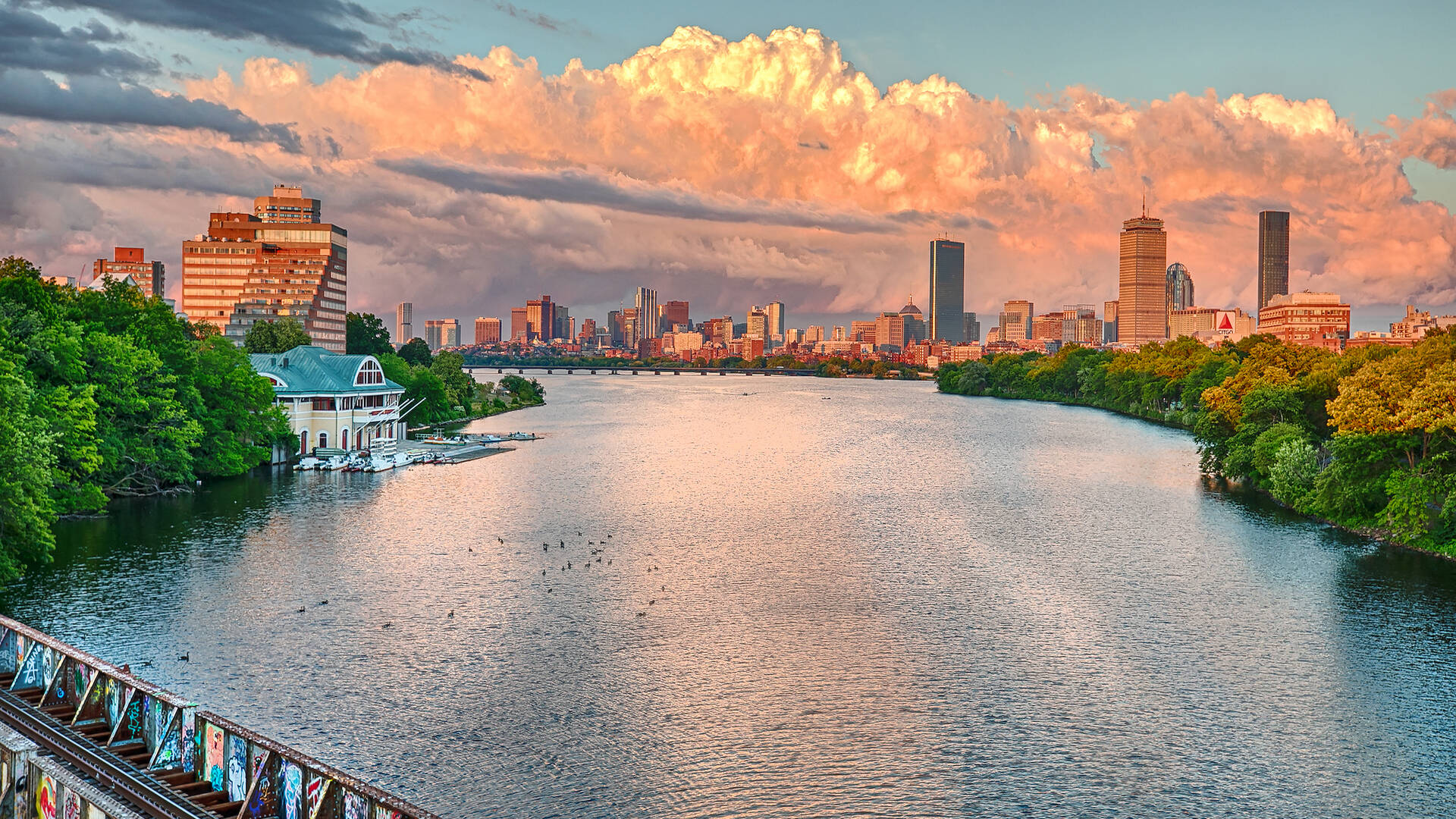 11 Best Riverwalks in the USA for Scenic Strolls
