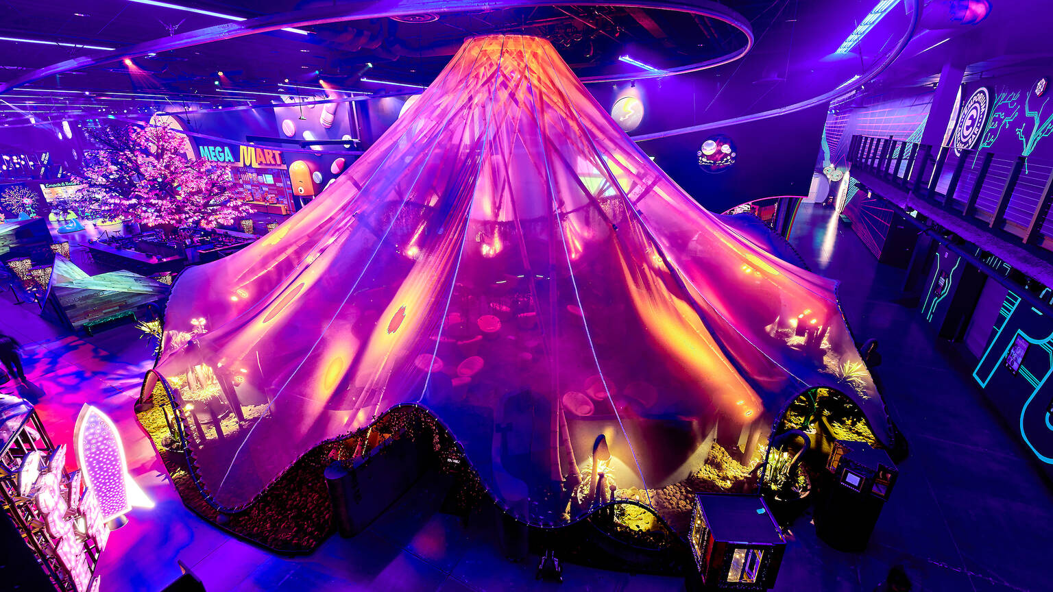 11 Best Immersive Experiences in the U.S. to Visit Right Now