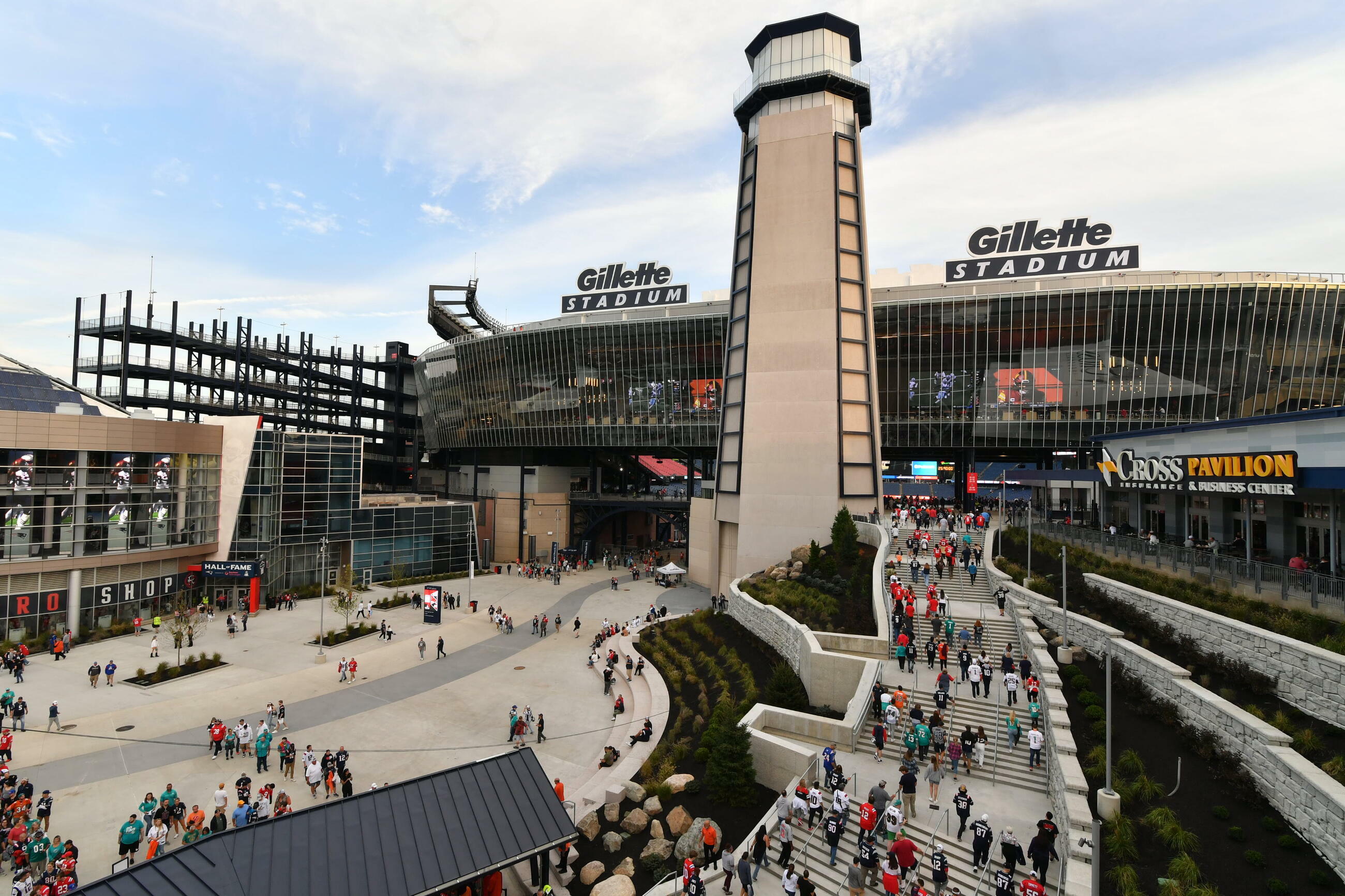 How to take an MBTA Commuter Rail train to a Patriots game at Gillette ...