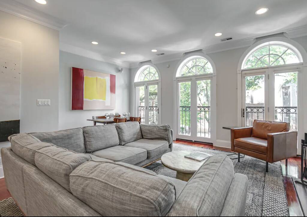 16 Best Chicago Airbnbs for 2024 | Unique Properties to Book in Chicago