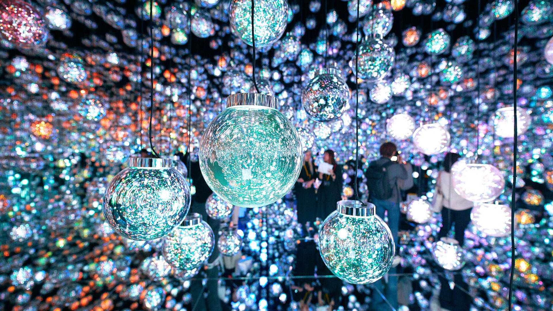 teamLab Borderless: Mori Building Digital Art Museum Epson