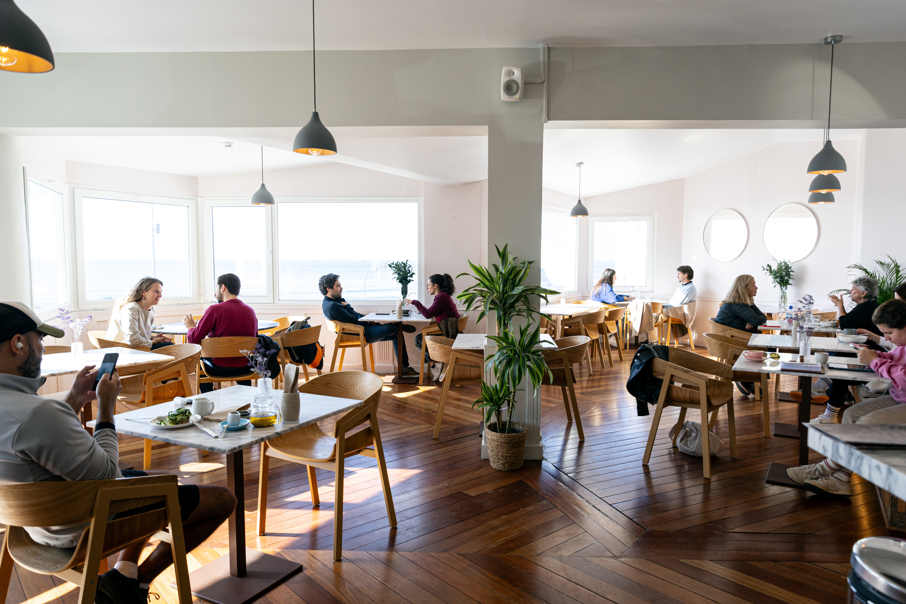 Liberty: the new café in Parede overlooking the sea