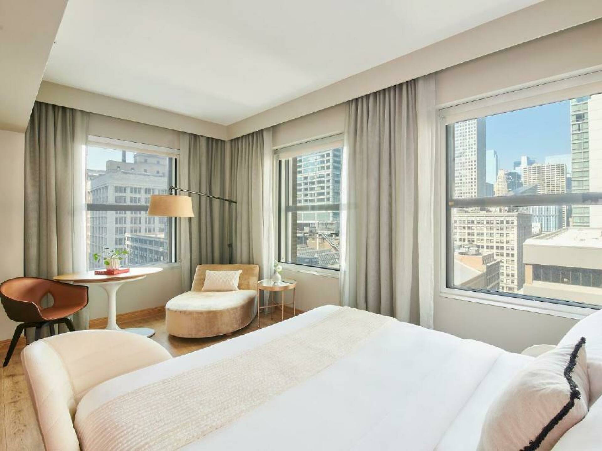 17 Best Downtown Chicago Hotels in The Loop