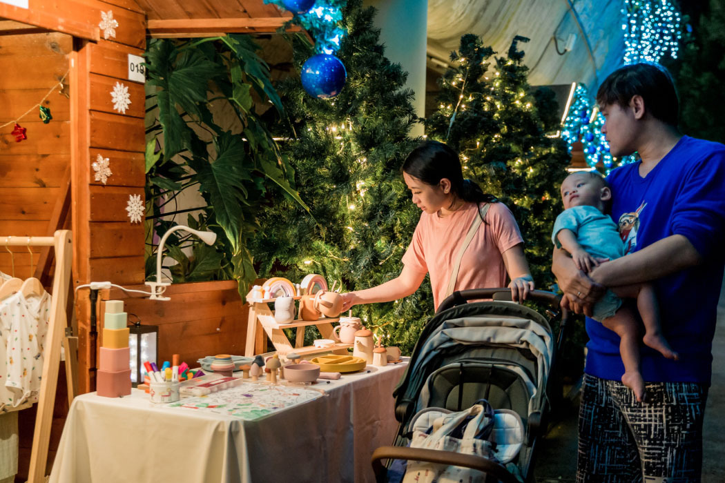 Mistletoe Alley at Christmas Wonderland | Shopping in Singapore