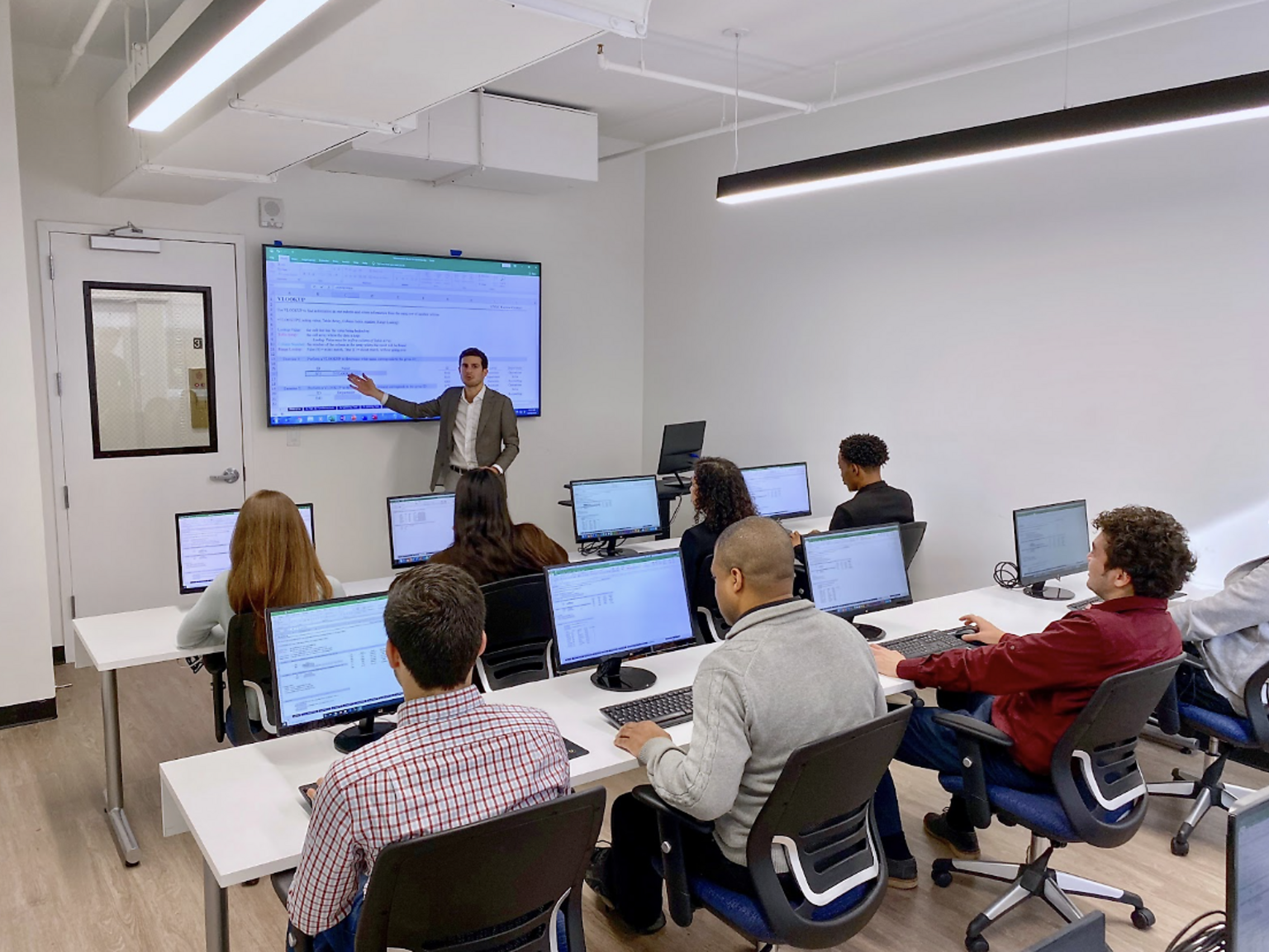 Excel Classes Near Me: The Best Live Excel Classes: In-Person And Virtually