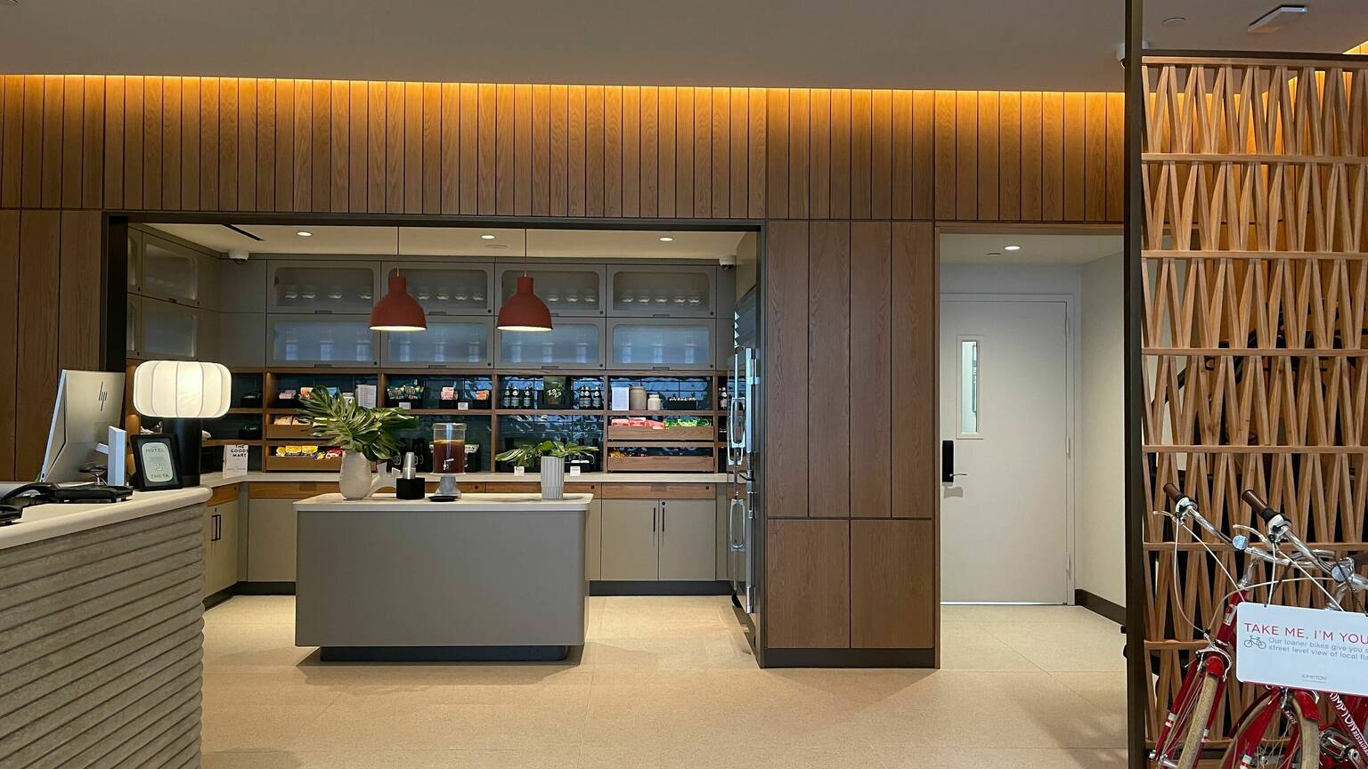 Hotel Review: Kimpton Hotel Theta (★★★★)