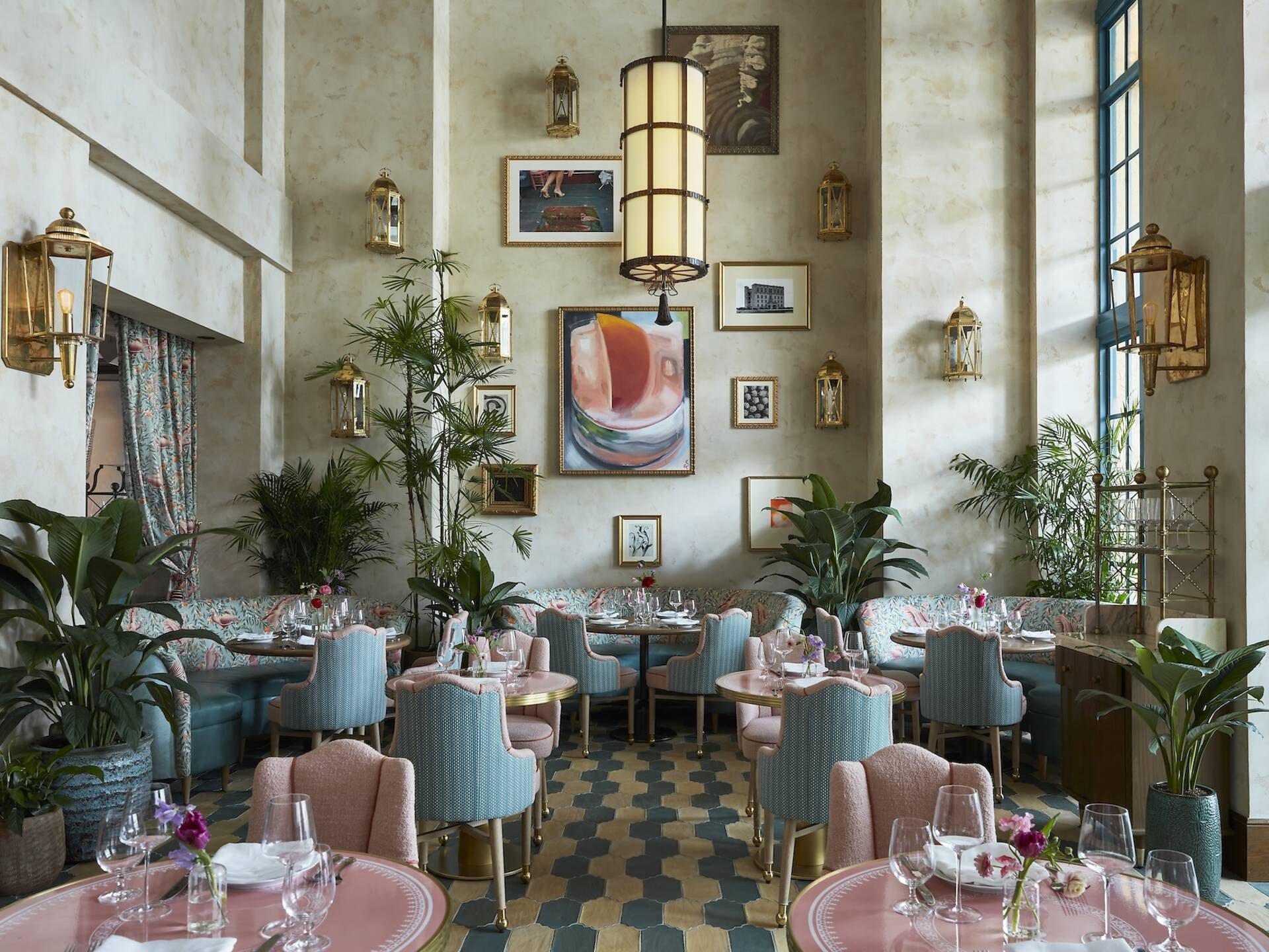 19 Best Miami Beach Bars For Stunning Views of the Water