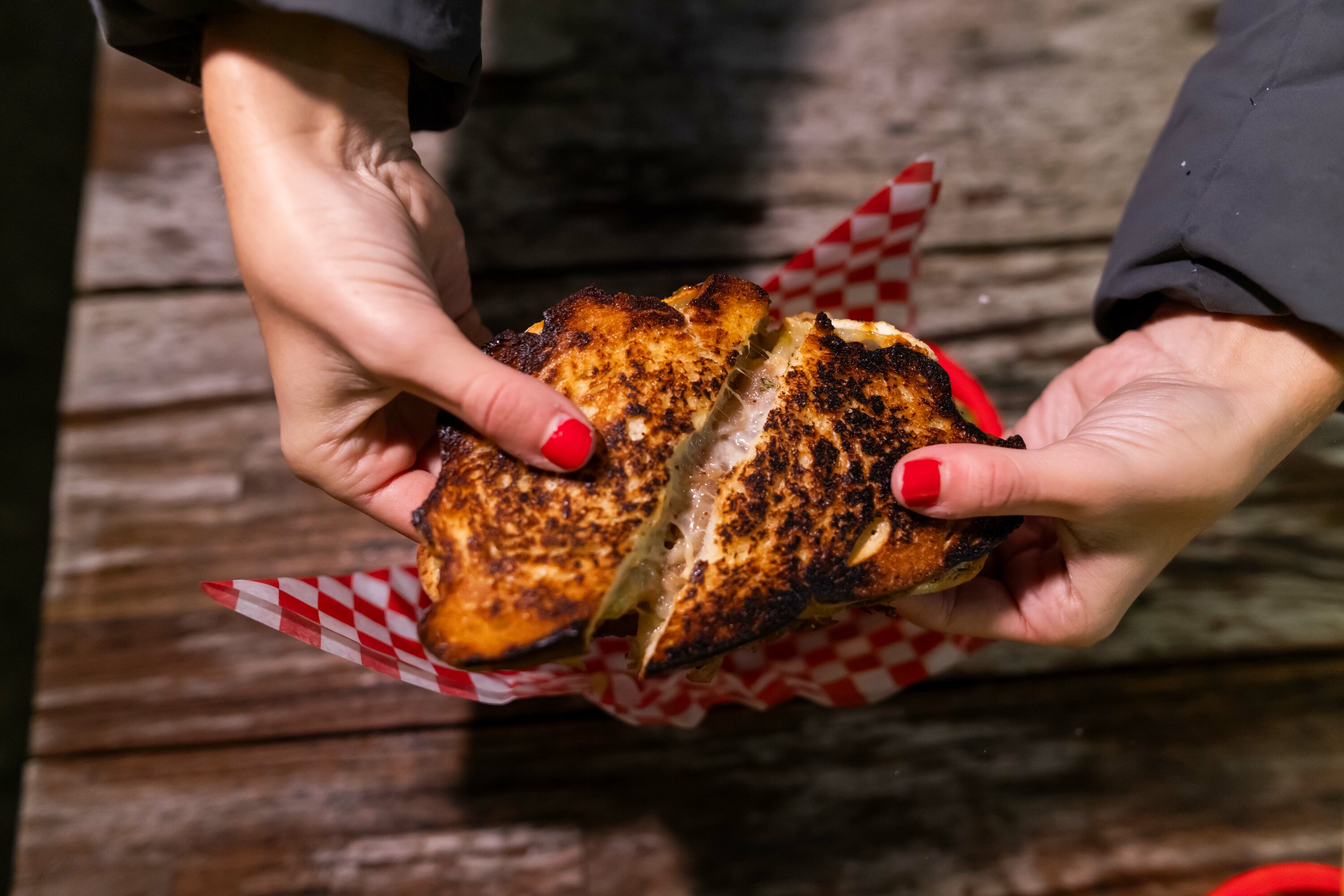 A new winter terrasse in Montreal has transformed into an alpine wonderland