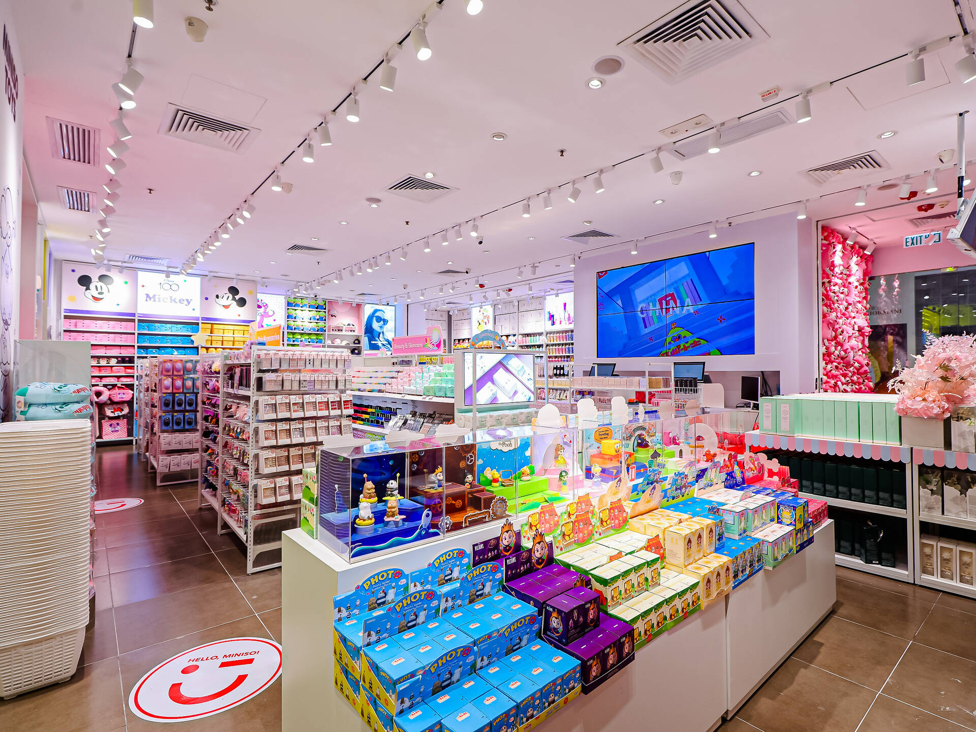 The Best Places for Cheap Shopping in Hong Kong