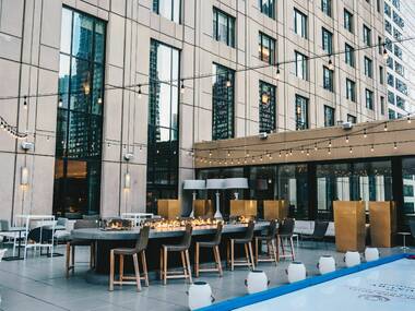 37 Cozy Restaurants & Bars in Chicago With Fireplaces