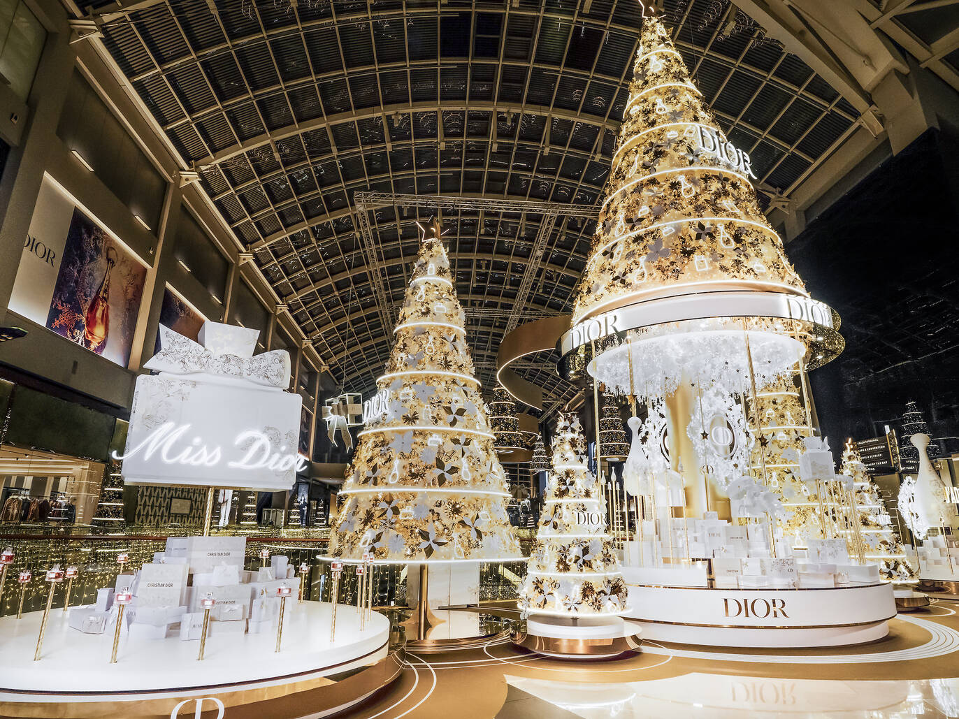 10 Best Places To See Christmas Lights And Decorations In Singapore
