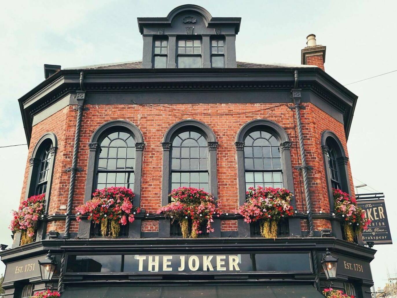 17 Best Pubs in Brighton, Picked By A Local