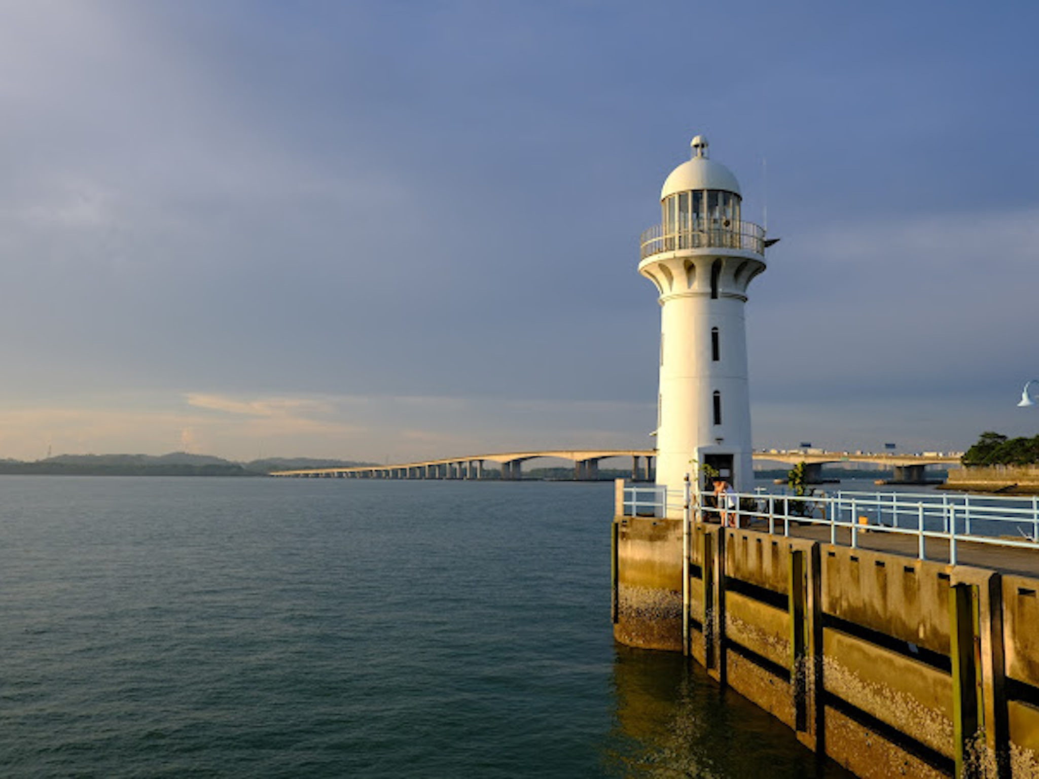 Raffles Marina Lighthouse | Attractions in Tuas, Singapore