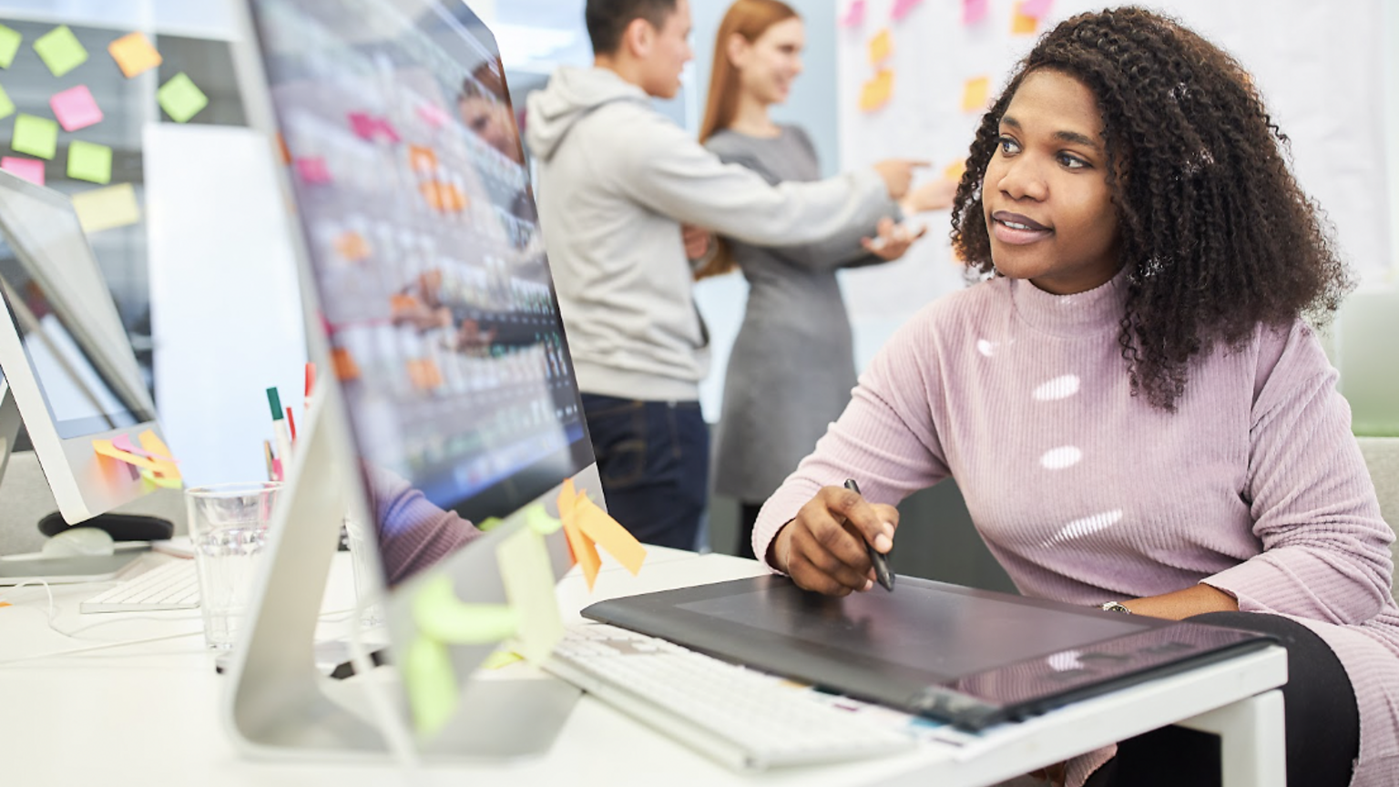 Graphic design classes near me: best in-person and virtual live classes