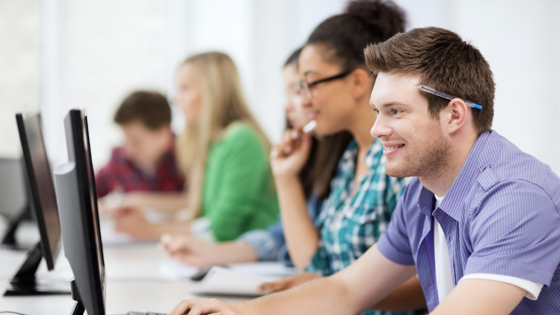 Graphic design classes near me: best in-person and virtual live classes