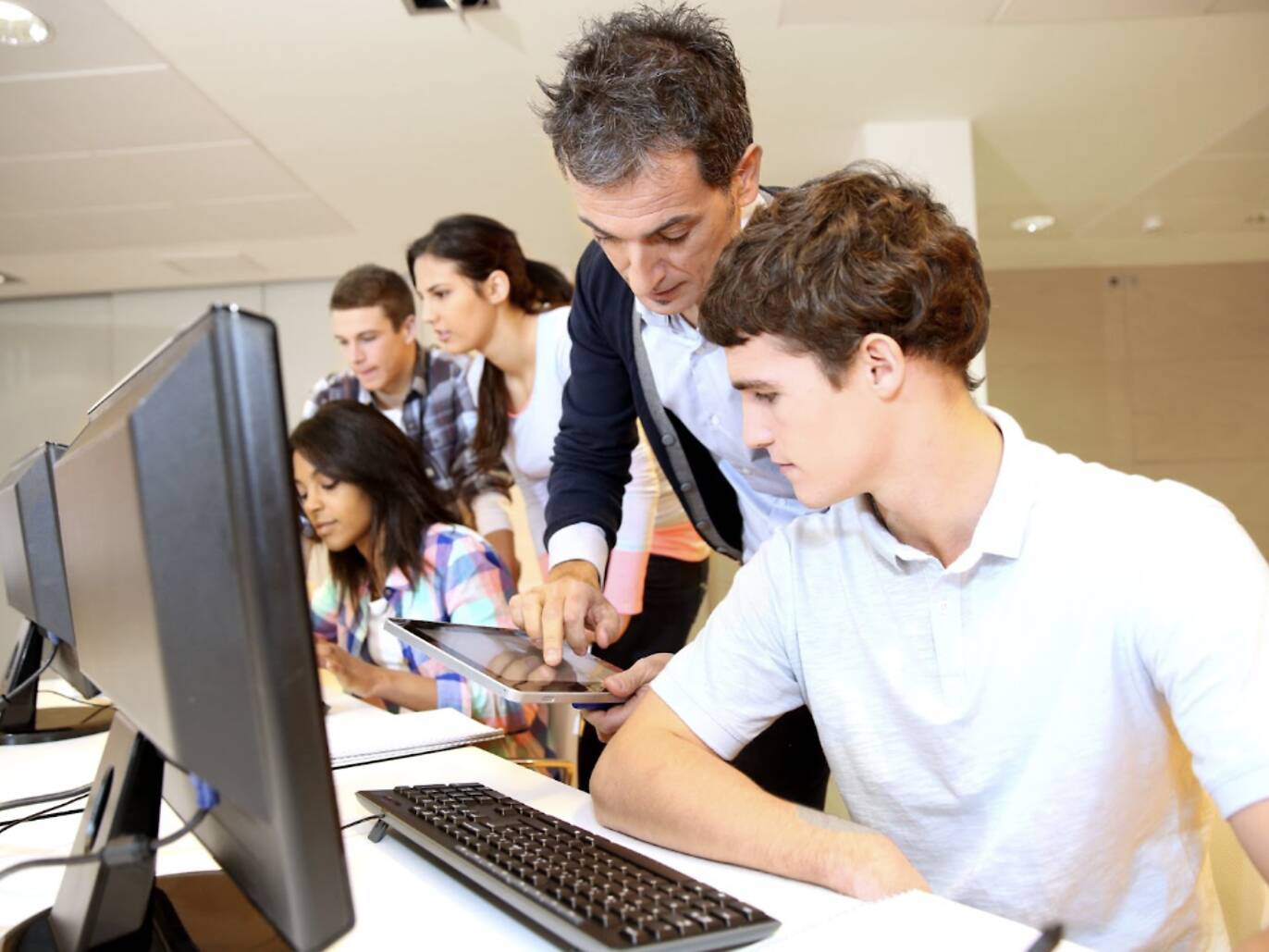 Video editing classes near me: the best live in-person and virtual courses