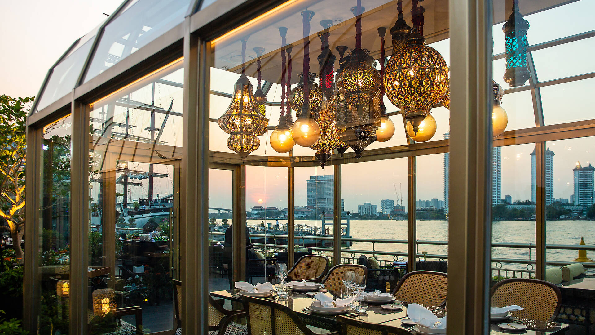 The Crystal Grill House | Restaurants in Charoenkrung, Bangkok